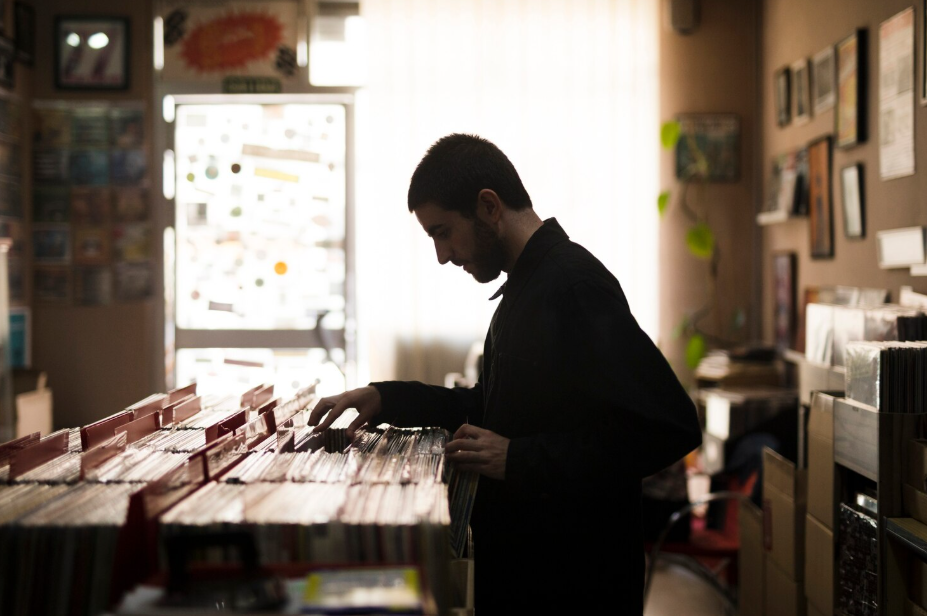 How Do Vinyl Records Work? Learn the Science & Top Care Tips